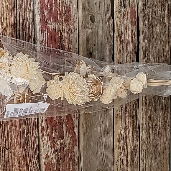 kahoula | Accents | Shola Flower Bouquet | Poshmark